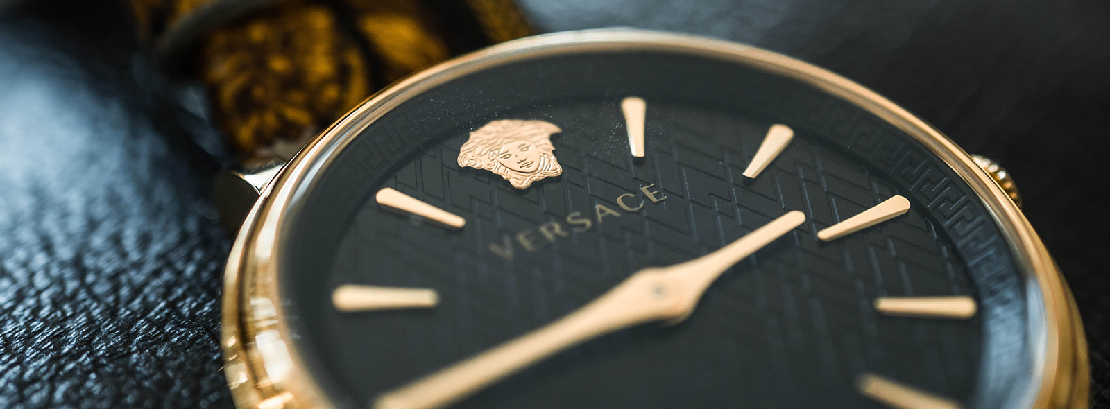Versace - design italian sub sigiliul de calitate Swiss Made | Blog ...